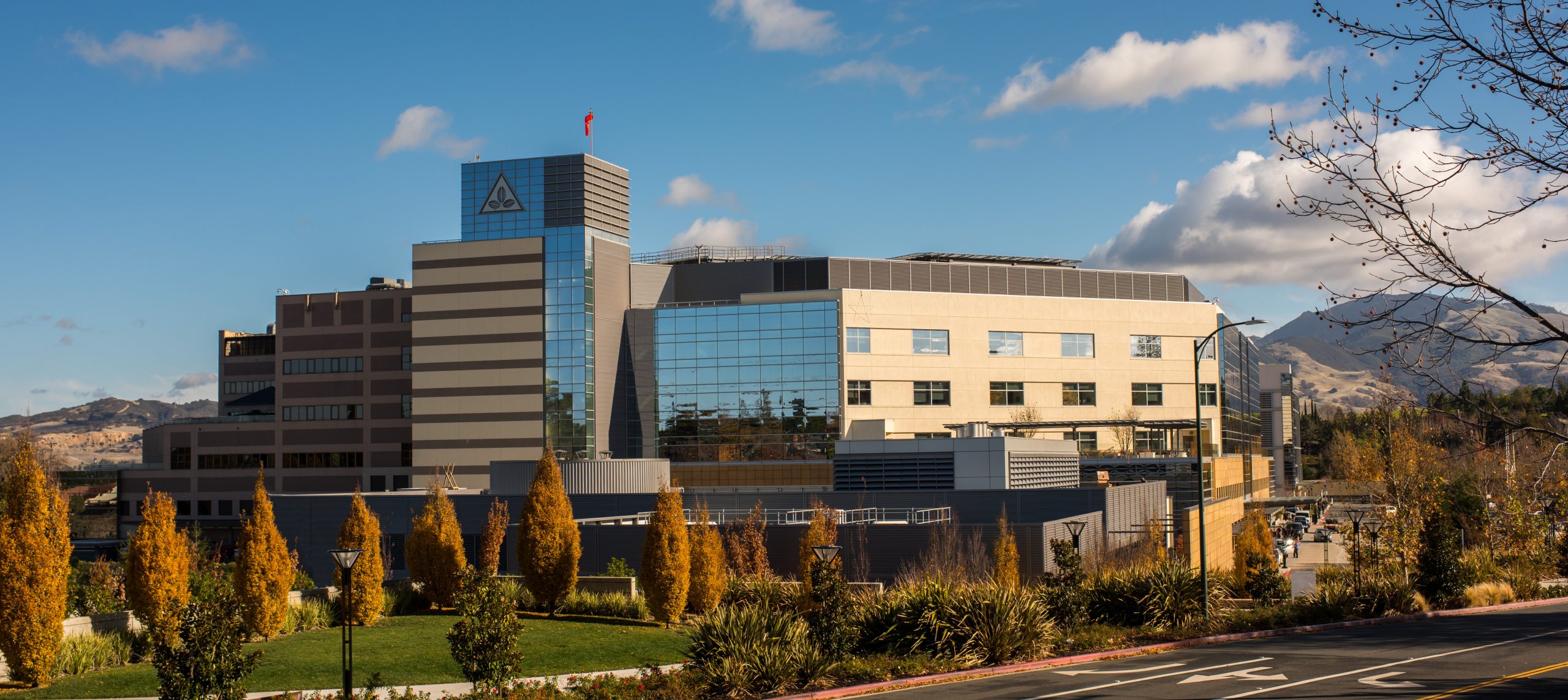 UCSF-John Muir Health Center Network opens new 'world class' treatment ...