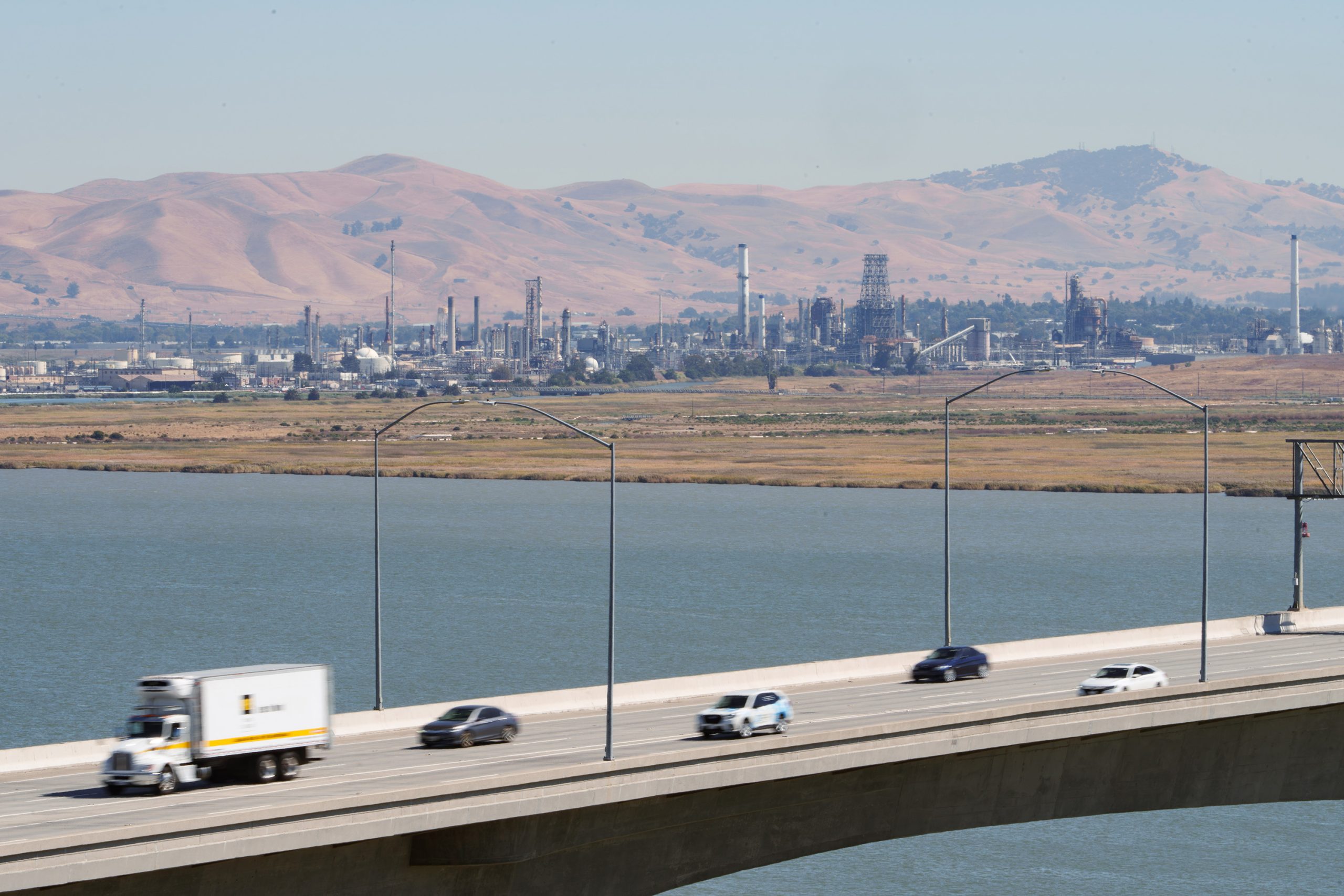 Air district issues $5M fine against Marathon Martinez Refinery ...